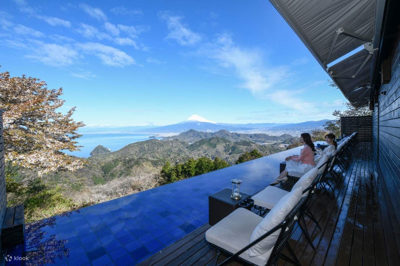 [One-day maple viewing tour in Izu] Shuzenji Niji no Sato & Shuzenji ...